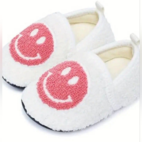 Shoes | Hpnew Pink Smiley Face Slippers Kids Size 1351 | Poshmark